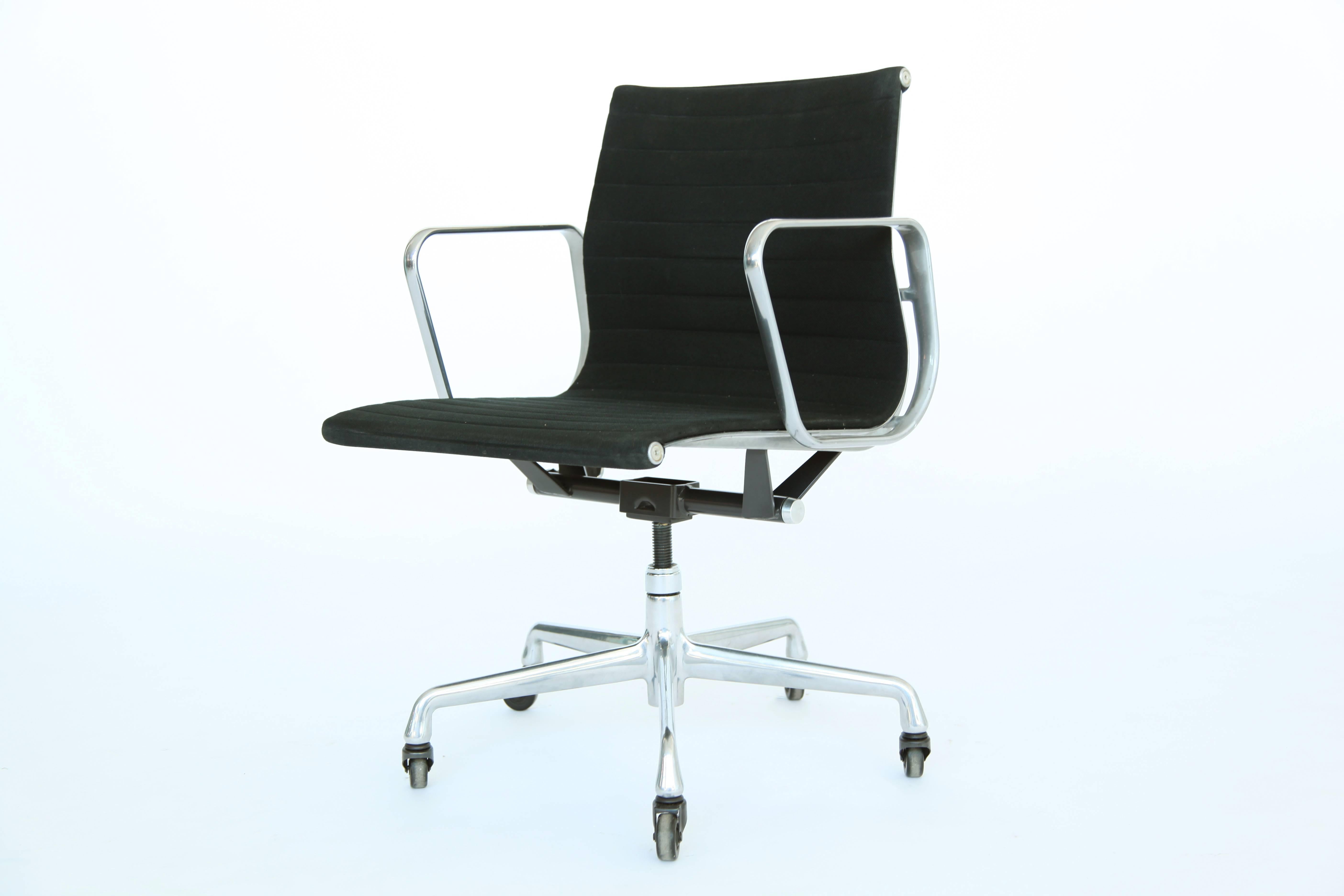 Eames Aluminum Group Desk/Conference Chair at 1stDibs