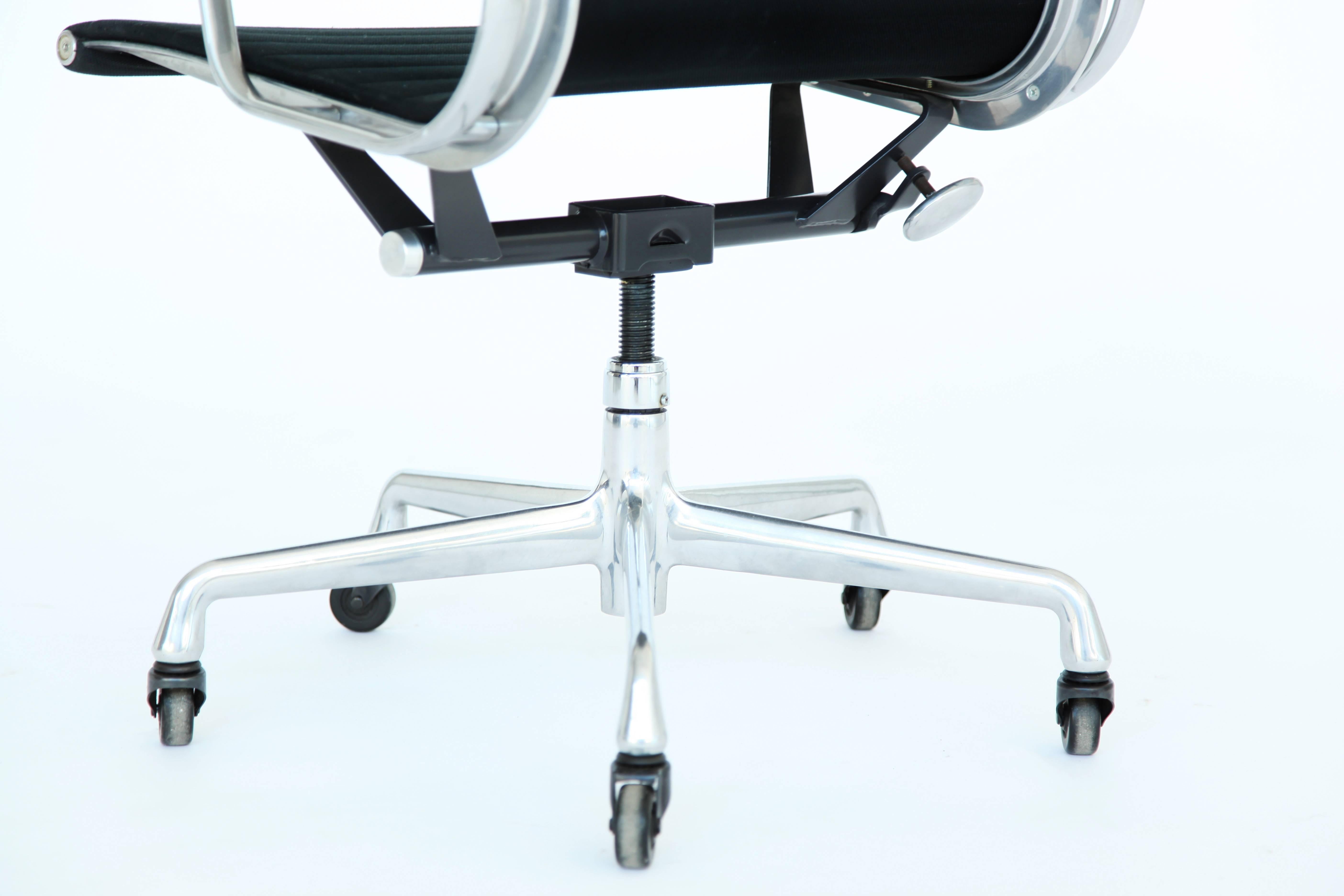 Eames Aluminum Group Desk/Conference Chair at 1stDibs