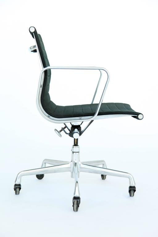 Eames Aluminum Group Desk/Conference Chair at 1stDibs