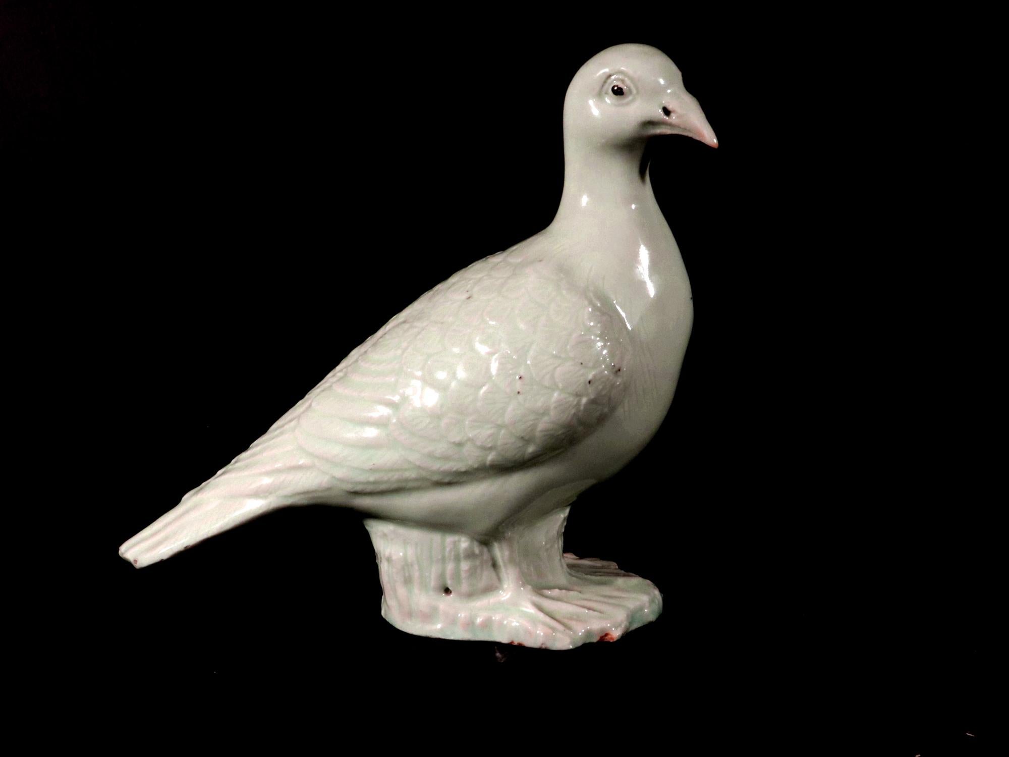 Chinese Export Porcelain Models of White Doves For Sale at 1stDibs
