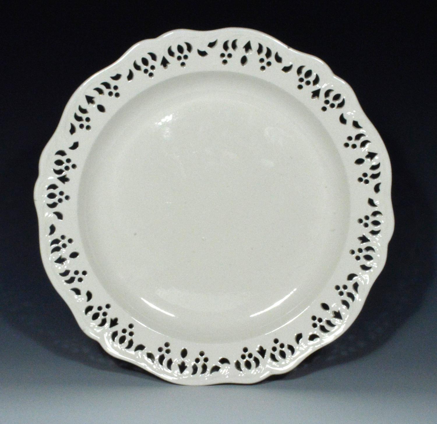 Wedgwood Reticulated Creamware Plates in a Set of Six. For Sale at 1stdibs