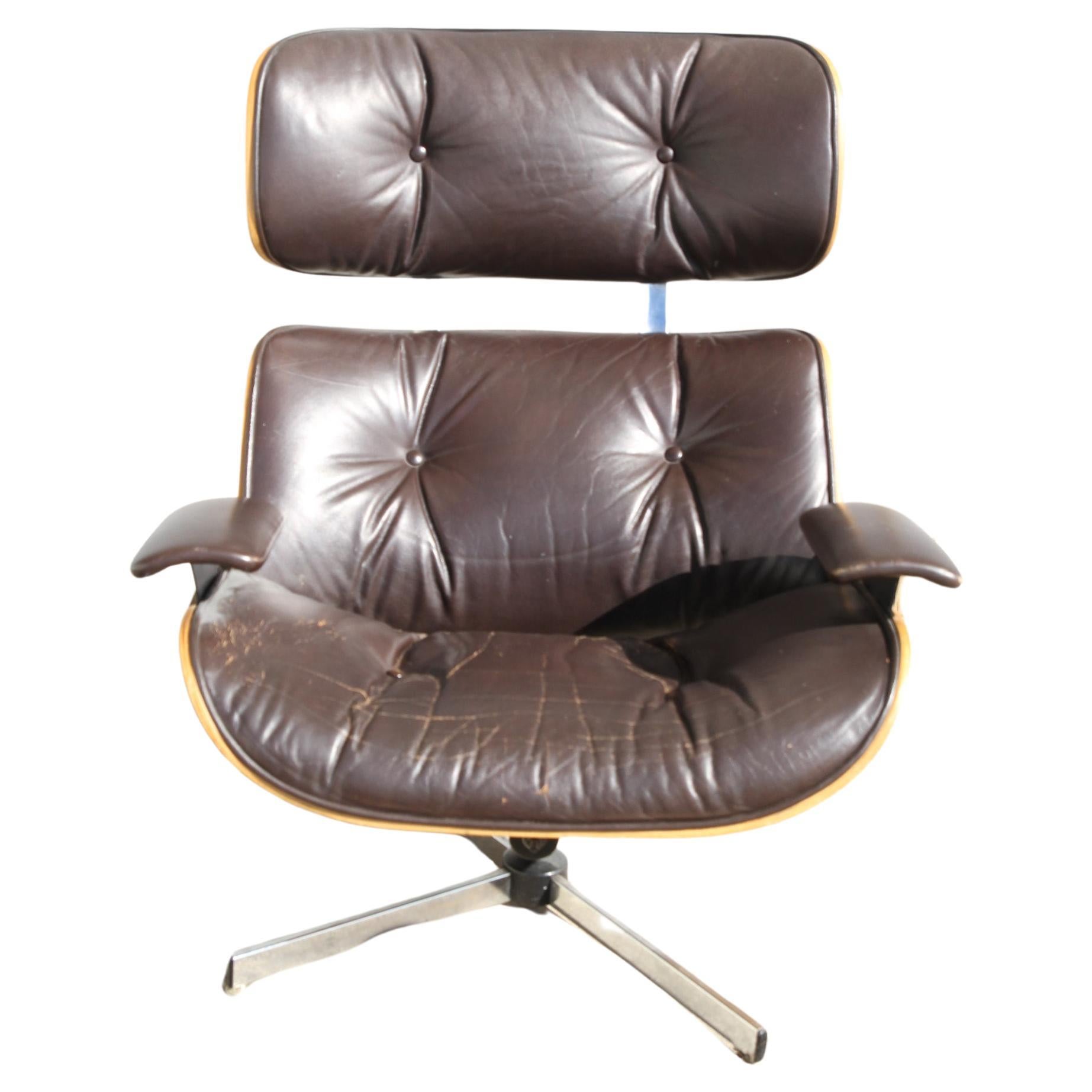 Eames Miller Selig Lounge Chair and Ottoman Plycraft For Sale at ...