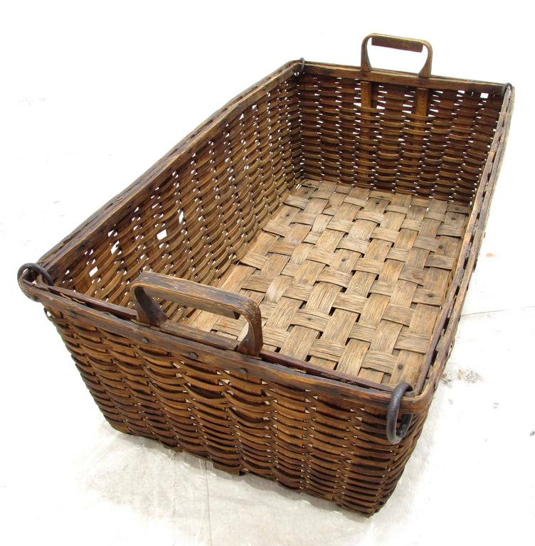 Shaker Laundry Basket at 1stDibs