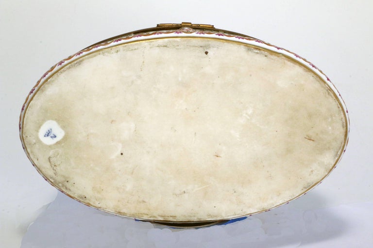 Antique Capo di Monte Oval Casket For Sale at 1stDibs