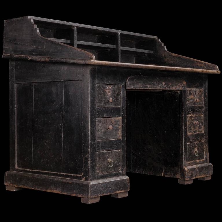 Concierge Desk at 1stdibs