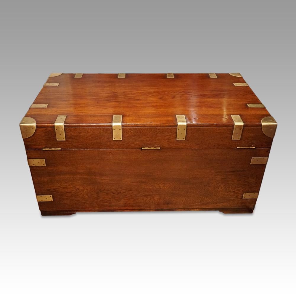 English Victorian campaign chest For Sale at 1stDibs