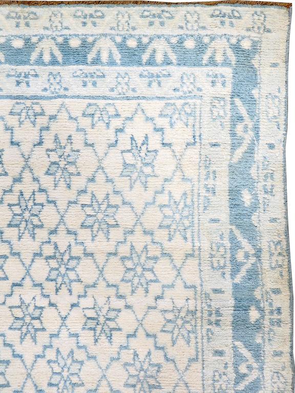 Vintage Indian Cotton Agra Rug For Sale at 1stDibs