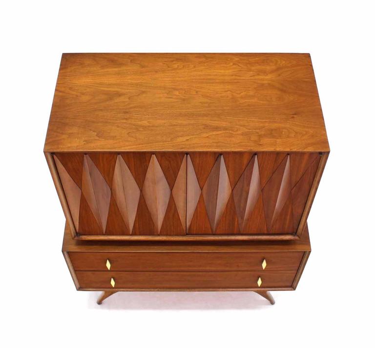 Diamond Pattern Mid-Century Modern Gentlemen’s Chest at 1stDibs