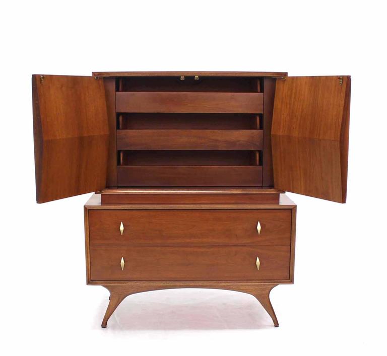 Diamond Pattern Mid-Century Modern Gentlemen’s Chest at 1stDibs
