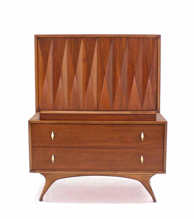 Diamond Pattern Mid-Century Modern Gentlemen’s Chest at 1stDibs