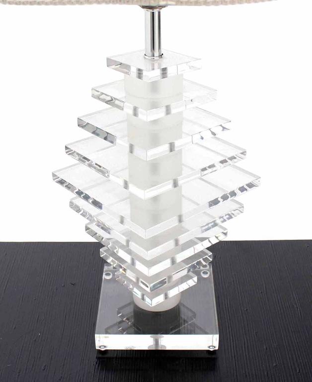 Mid-Century Modern Lucite Table Lamp For Sale at 1stDibs