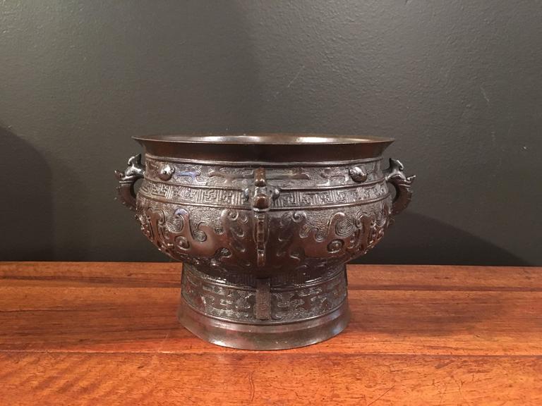 Chinese Qing Dynasty Archaistic Bronze Gui Vessel at 1stDibs