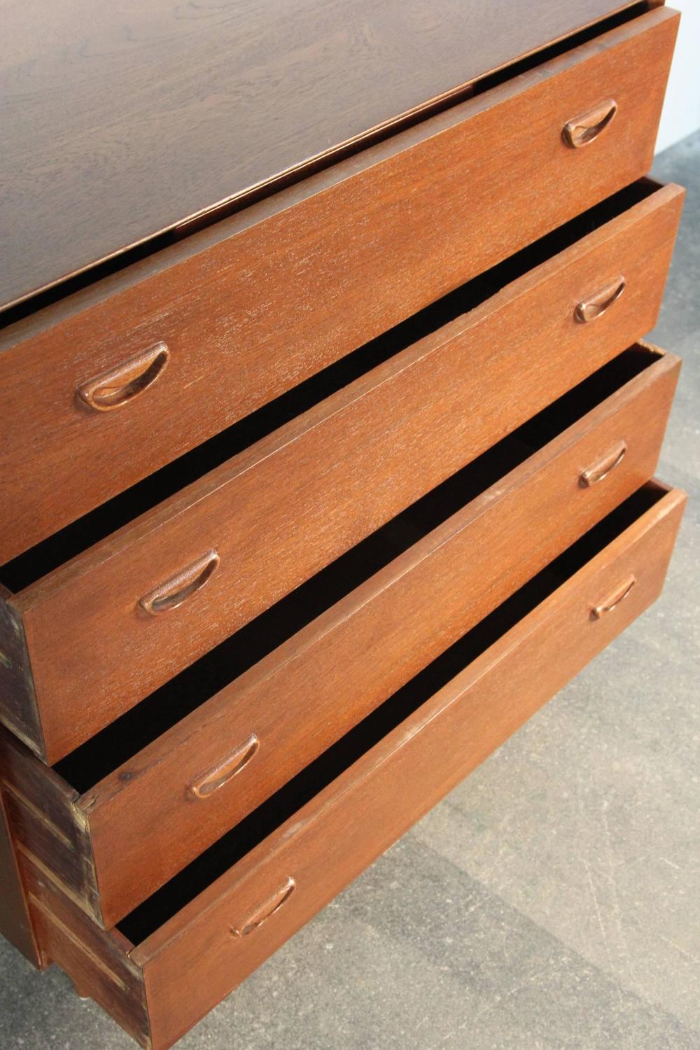 Peter Hvidt Four-Drawer Dresser and Vanity For Sale at 1stdibs