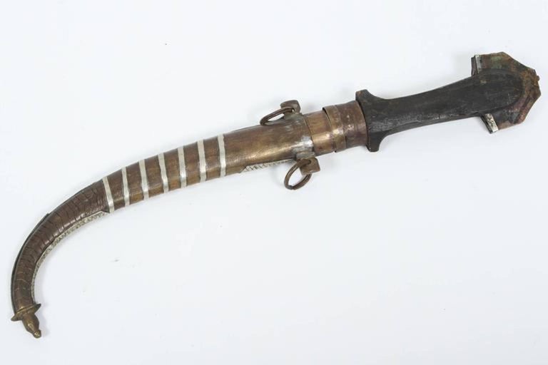 Moroccan Tribal Khoumya Dagger For Sale at 1stdibs