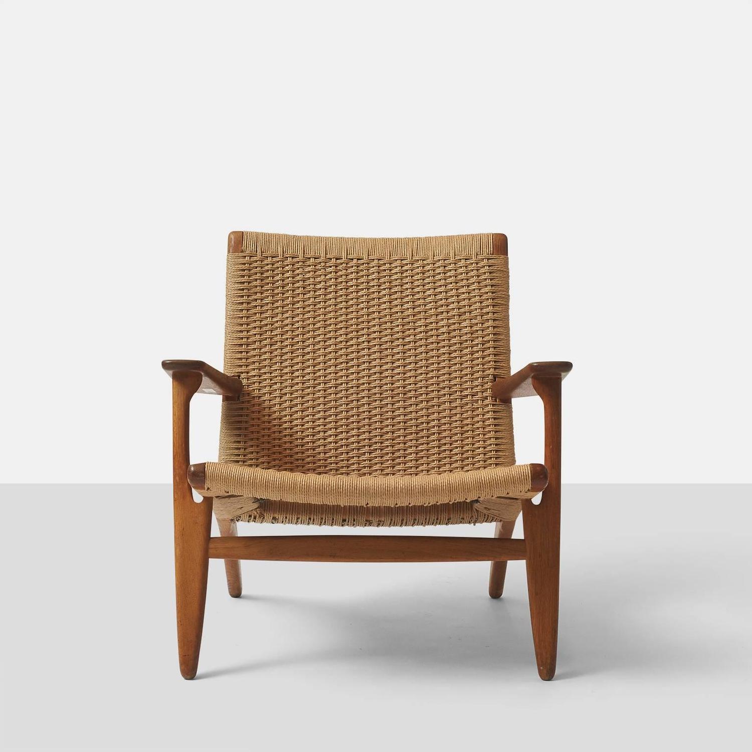 Pair of Hans Wegner CH25 Lounge Chairs at 1stdibs