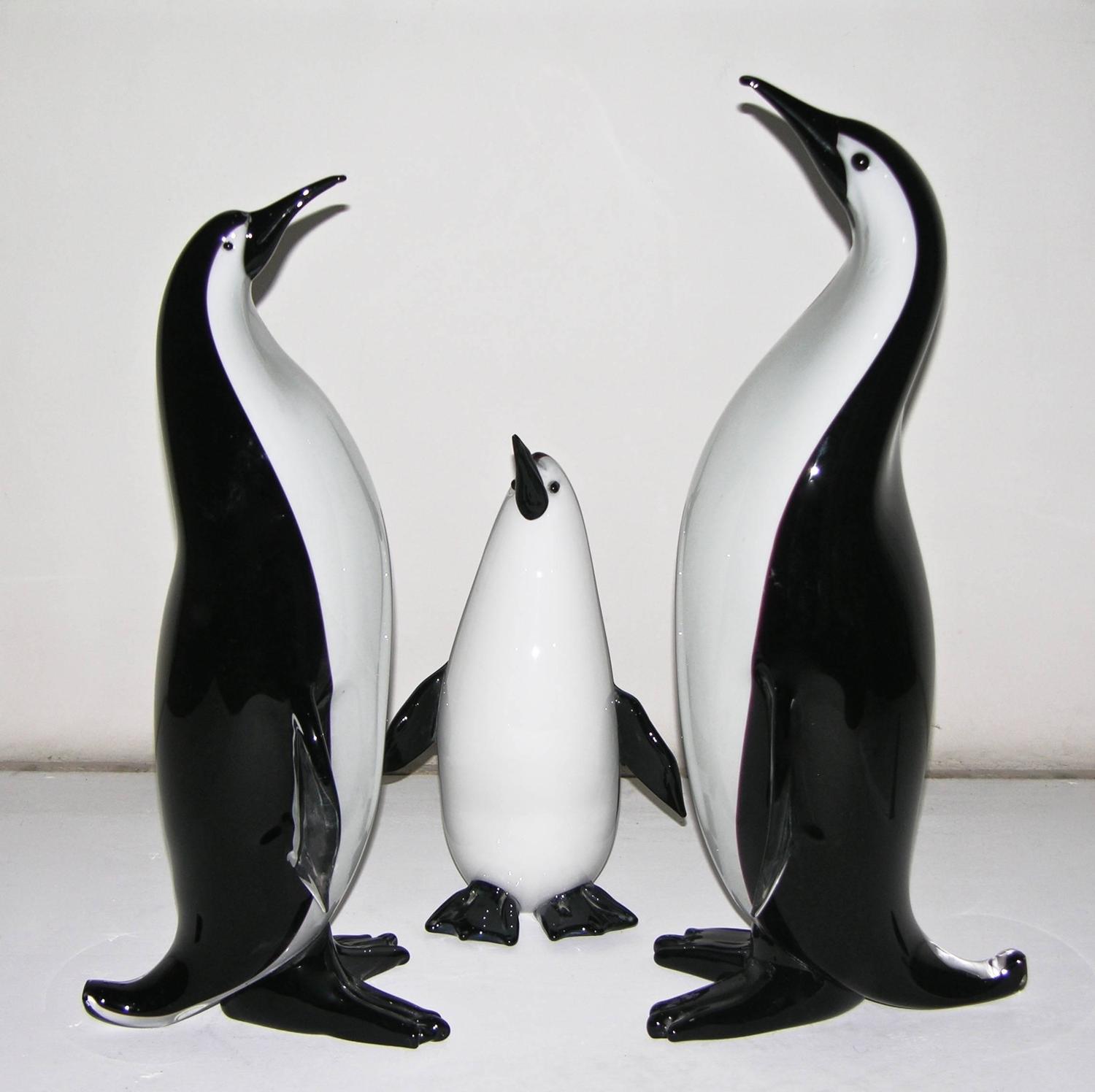Formia 1990s Rare Large Size Set of Three Murano Glass Penguins at 1stdibs