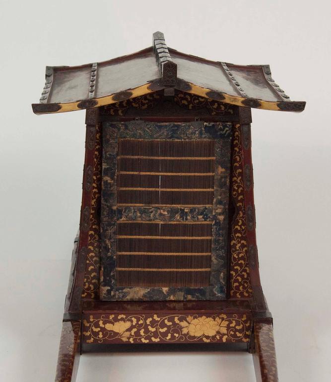 Japanese Edo-Meiji Period Lacquered Palanquin For Sale at 1stDibs