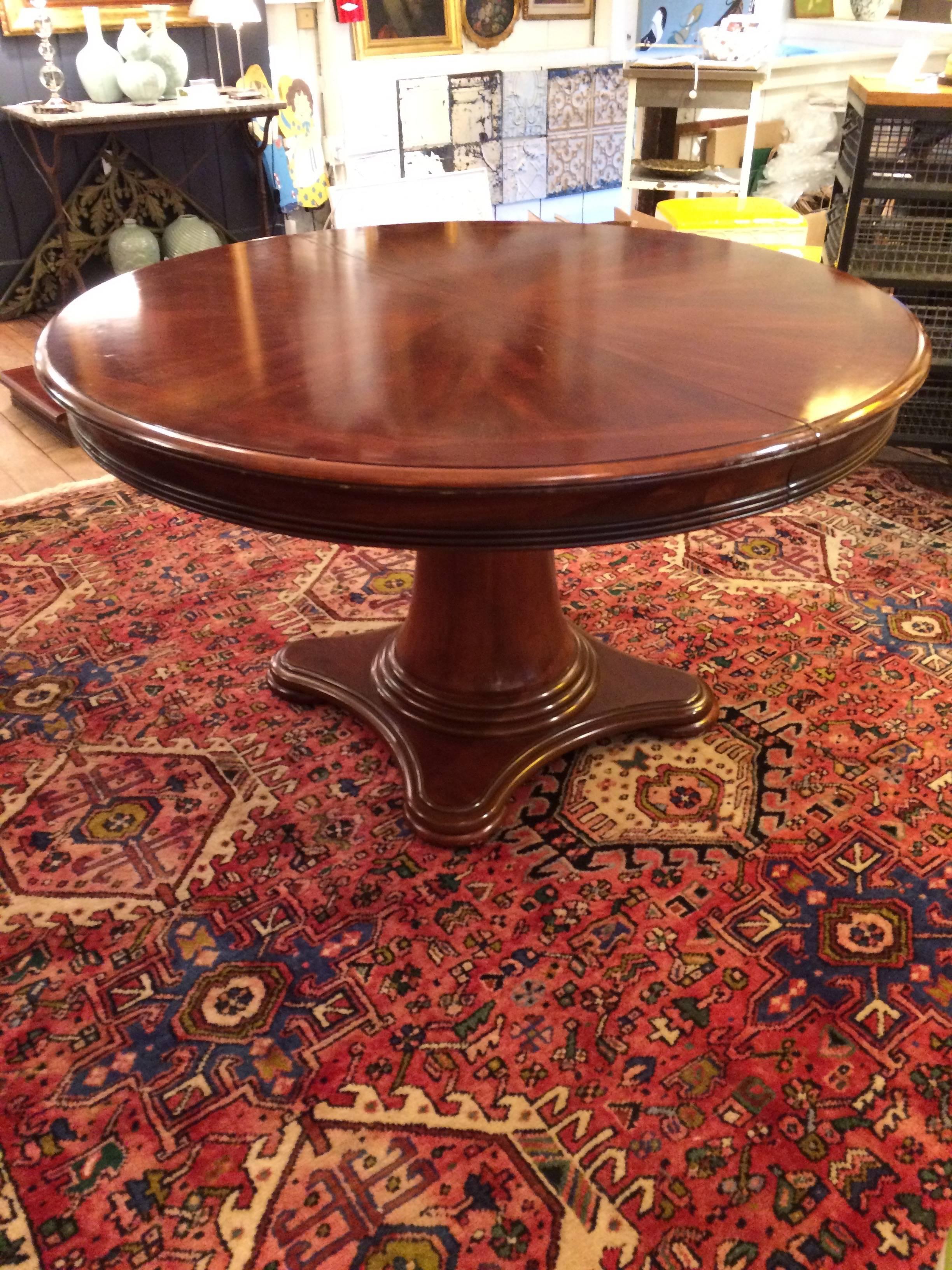 Classic Vintage Cherry Round and Oval Table at 1stDibs