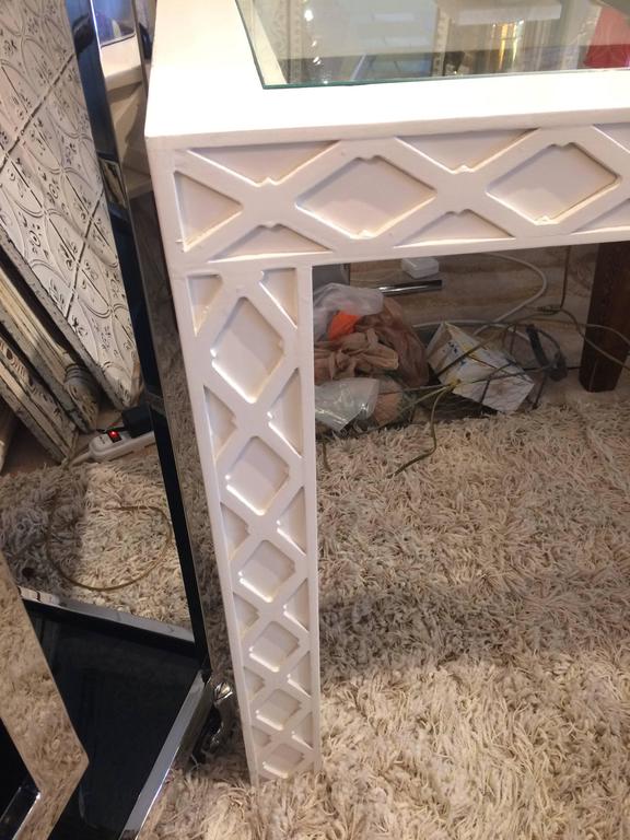 Stylish Cream Laquered Console Table with Stunning Lattice Design For ...