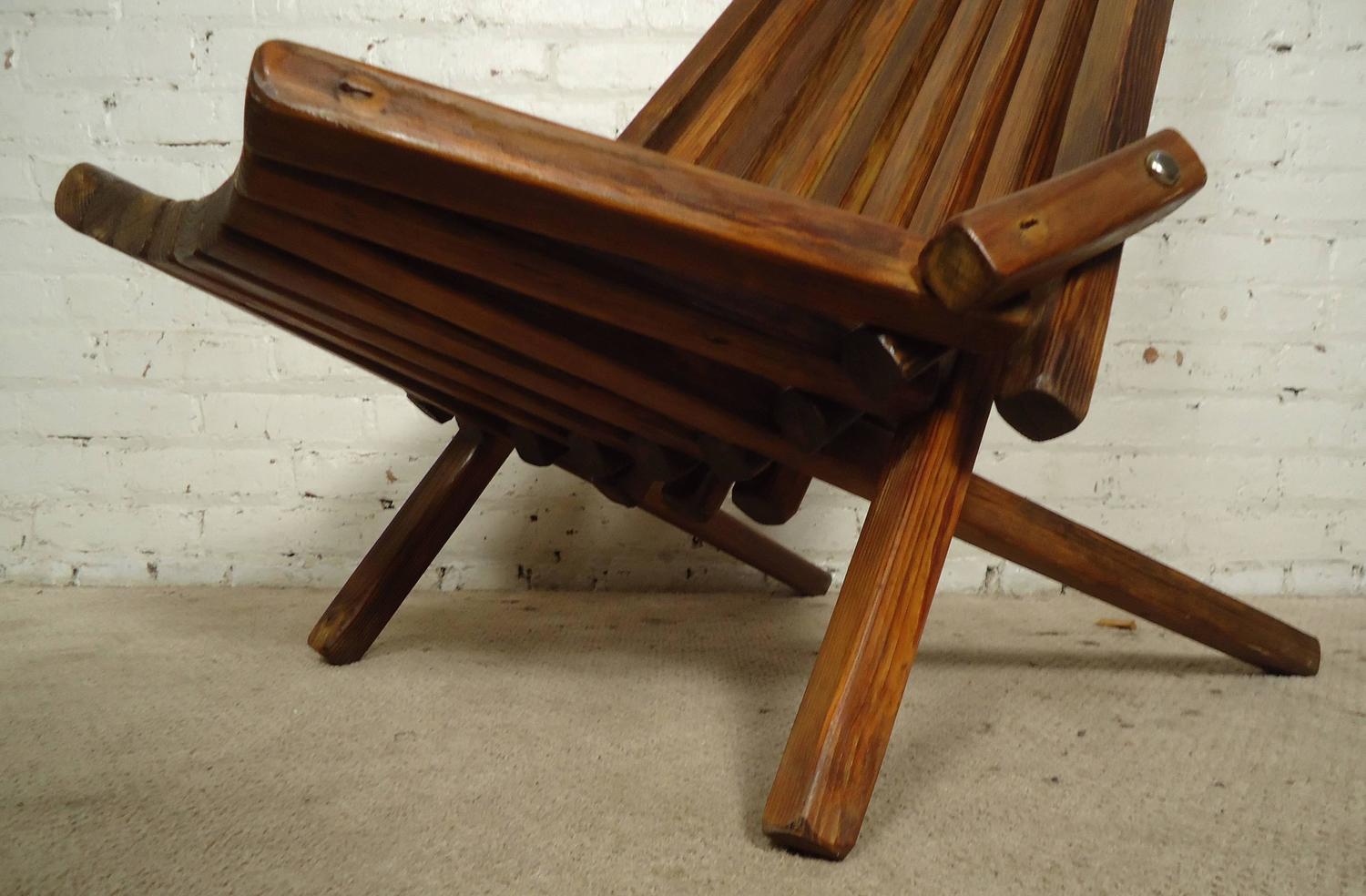 Attractive Mid-Century Folding Slat Chair For Sale at 1stdibs