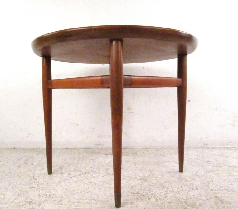 Mid-Century Modern Leather Top End Table by Henredon For Sale at 1stDibs