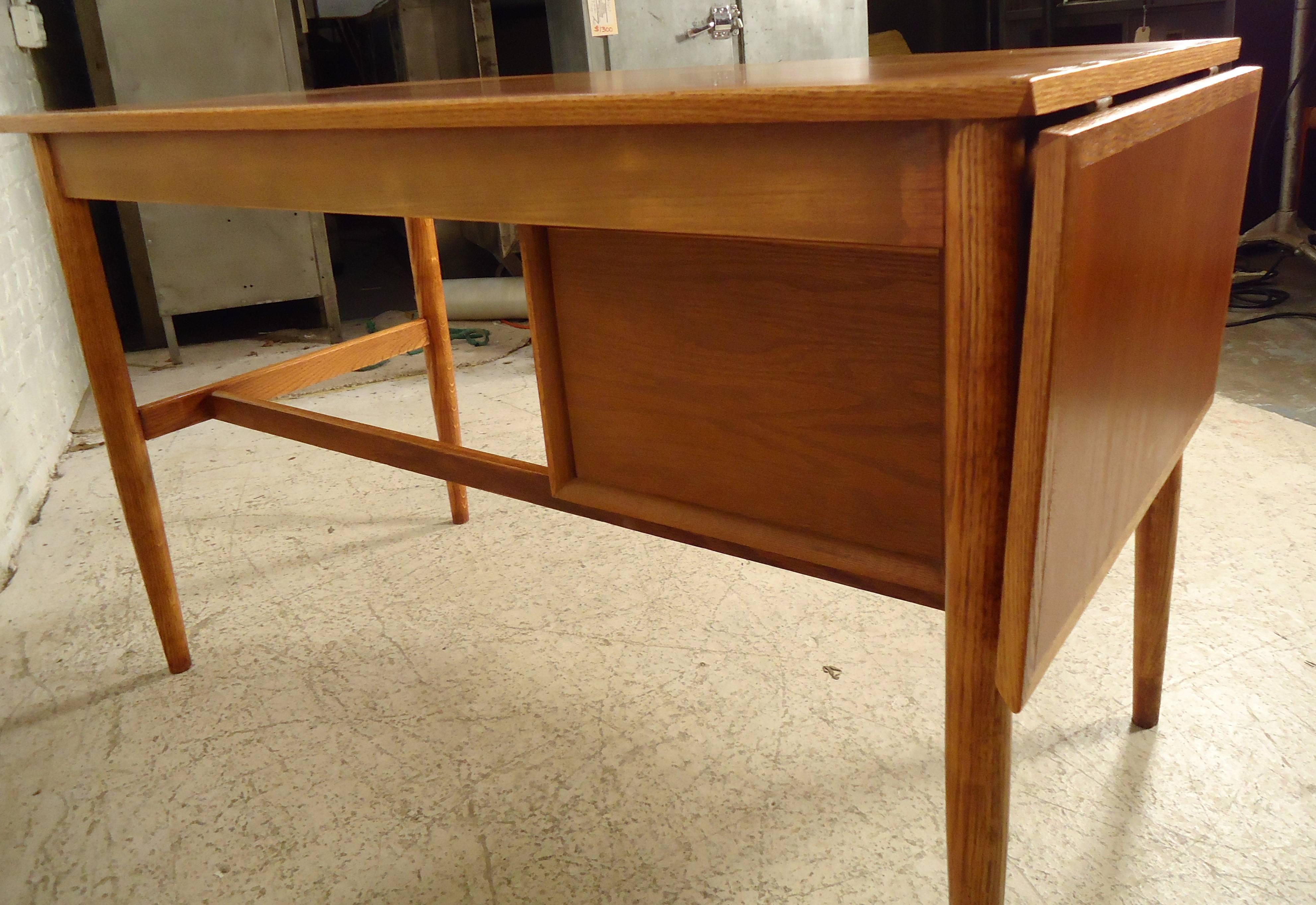 Mid-Century Modern Drop Leaf Desk For Sale at 1stDibs