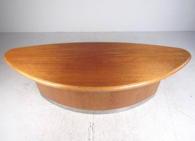 Scandinavian Modern Centre Table in Teak Finish For Sale at 1stDibs