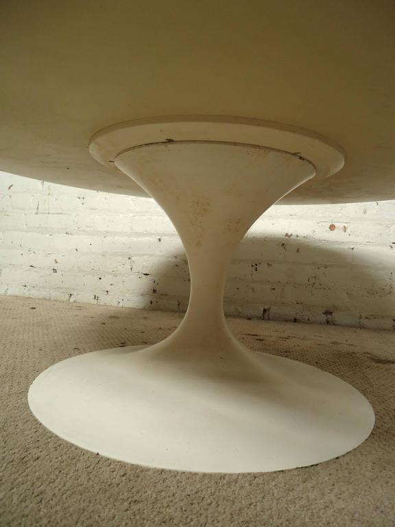 Mid-Century Modern Tulip Base Coffee Table For Sale at 1stDibs