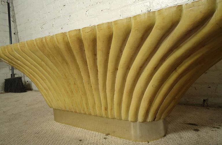 Low Midcentury Shell Shaped Coffee Table For Sale at 1stDibs