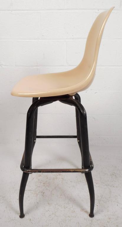 Set of Mid-Century Modern Plastic and Iron Swivel Bar Stools For Sale ...
