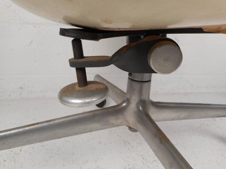 Mid-Century Modern Herman Miller Shell Desk Chair at 1stDibs