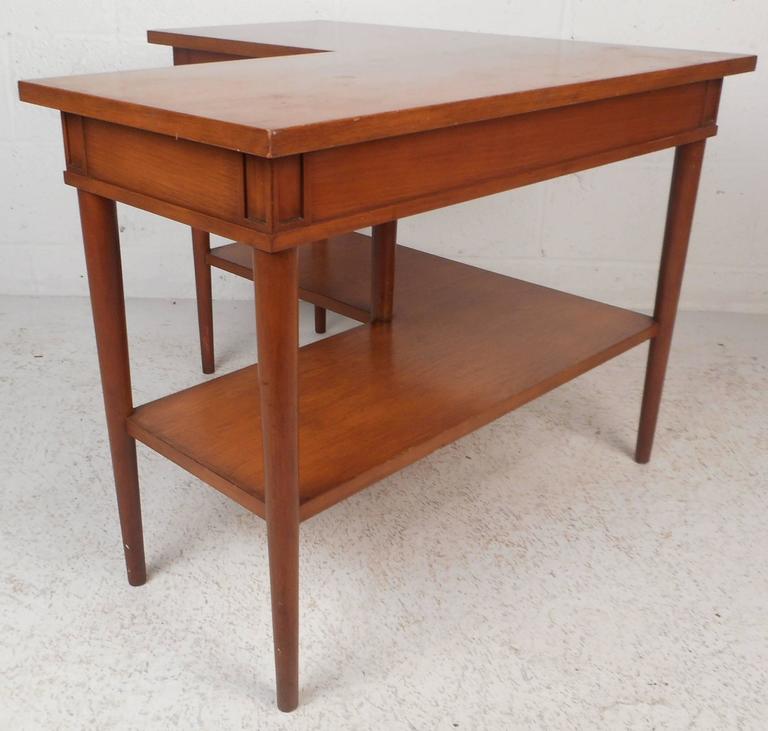 Unusual Mid-Century Modern Walnut Two-Tier Corner Table For Sale at 1stDibs