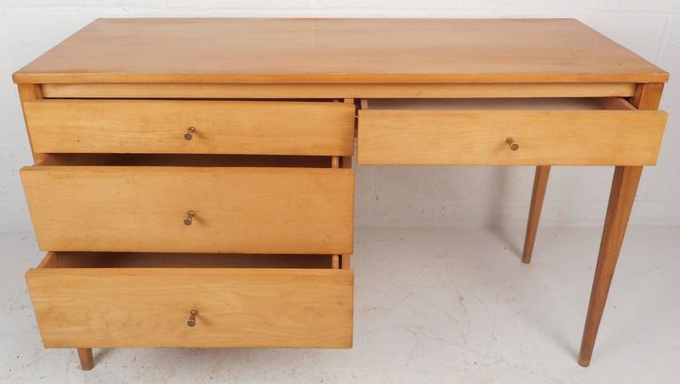 Mid-Century Modern Maple Desk by Paul McCobb For Sale at 1stDibs