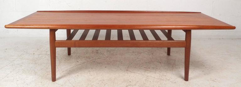 Mid-Century Modern Newly Refinished Coffee Table For Sale at 1stDibs