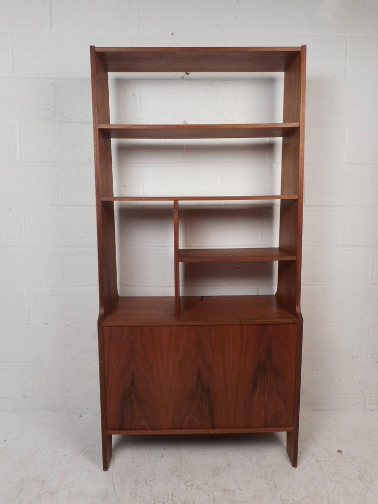 Vintage Modern Walnut Room Divider For Sale at 1stDibs