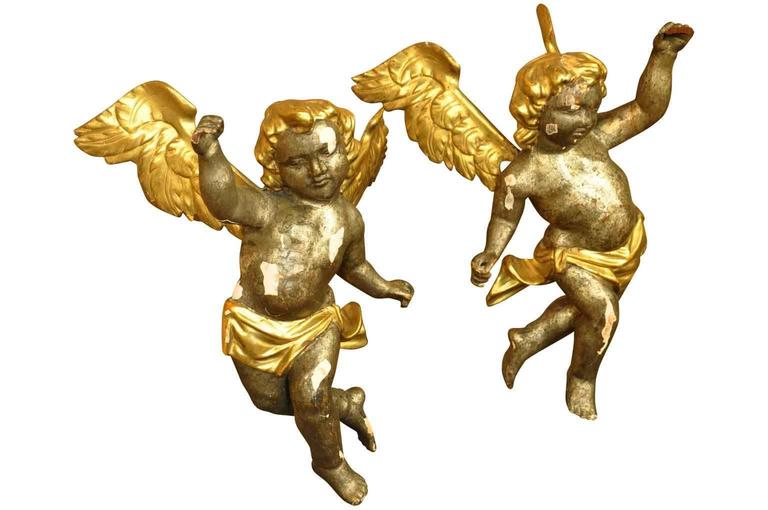 Pair of 18th Century Italian Puttini in Giltwood For Sale at 1stdibs