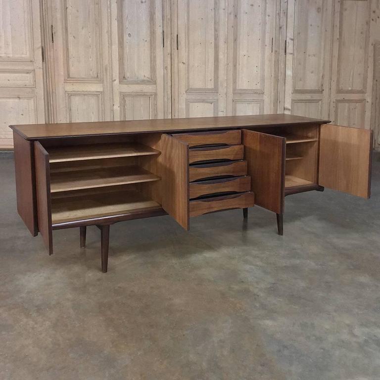 Mid-Century Modern Mahogany Low Buffet at 1stDibs