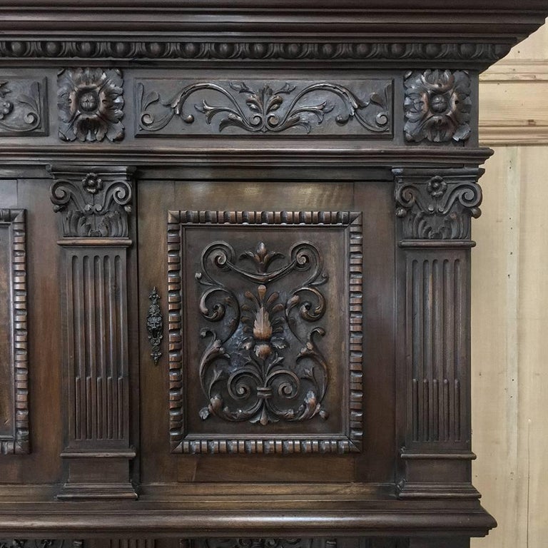 19th Century Italian Renaissance Bar in Hand-Carved Walnut at 1stDibs