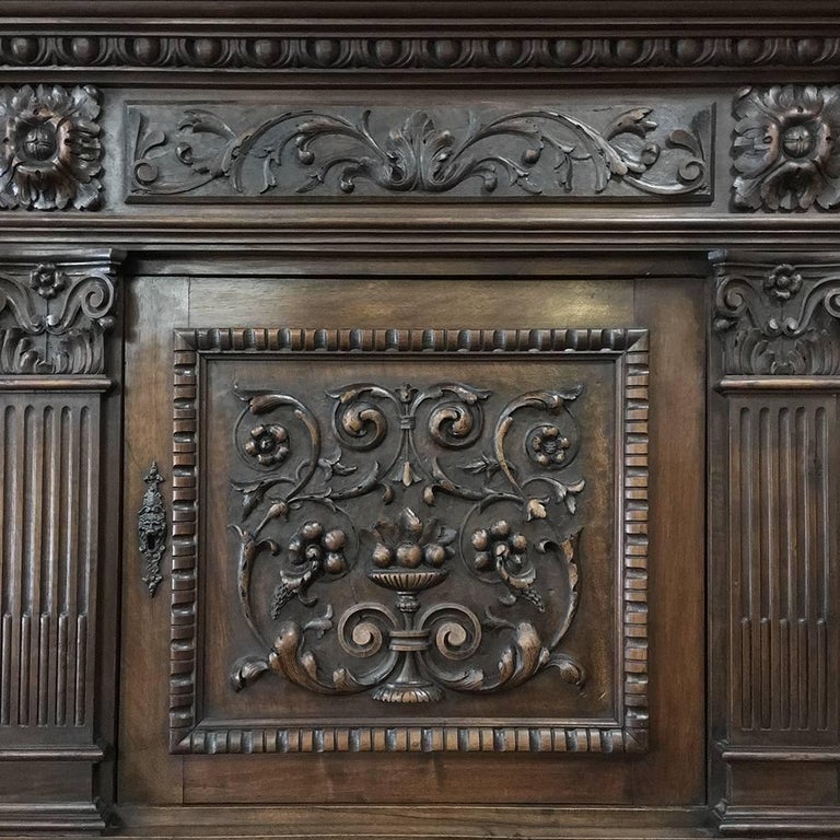 19th Century Italian Renaissance Bar in Hand-Carved Walnut at 1stDibs