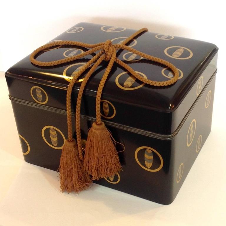 Japanese Obe Lacquer Box Meiji For Sale at 1stDibs