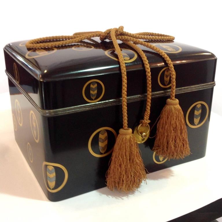 Japanese Obe Lacquer Box Meiji For Sale at 1stDibs