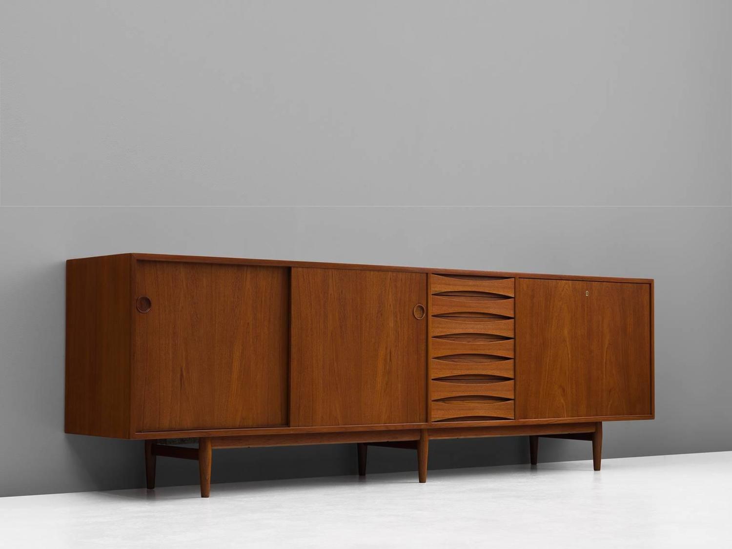 Arne Vodder Sideboard Model 29A in Teak with Reversible Doors For Sale ...