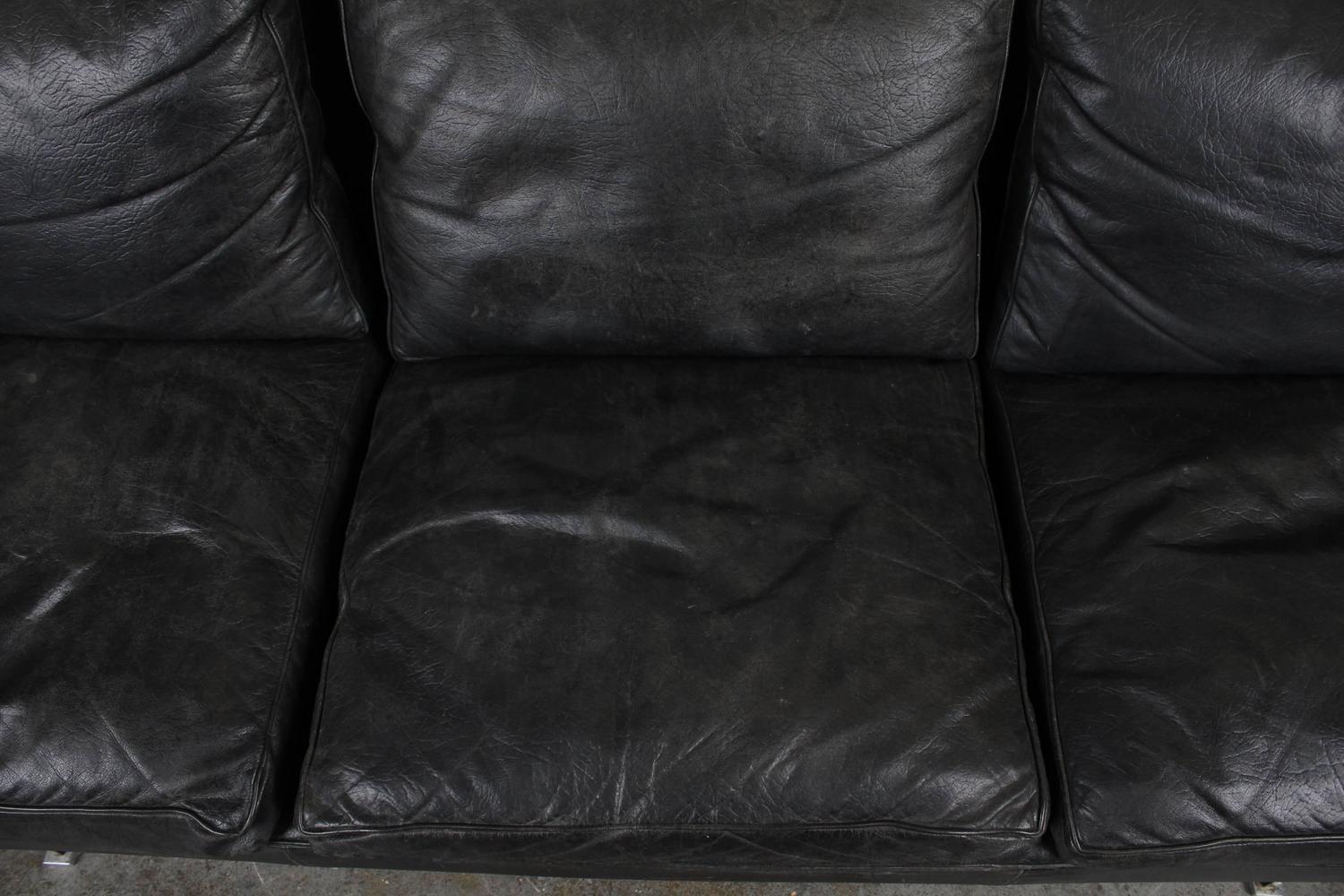 Mid-Century Modern Black Leather Sofa with Chrome Legs For Sale at 1stdibs