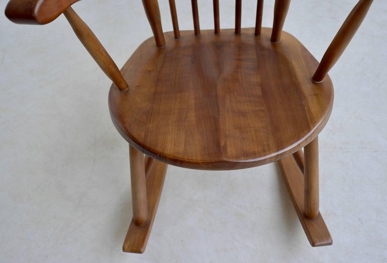 Organic Rocking Chair in Style of George Nakashima at 1stDibs