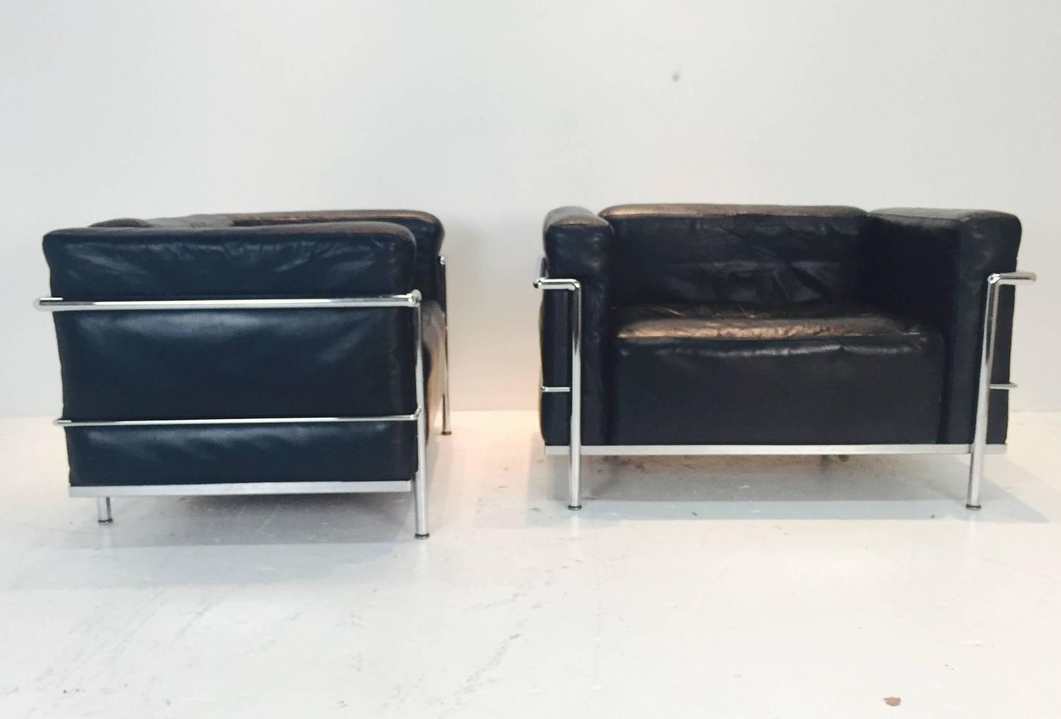 Pair of LC-3 Grand Comfort Lounge Chairs by Le Corbusier for Cassina ...
