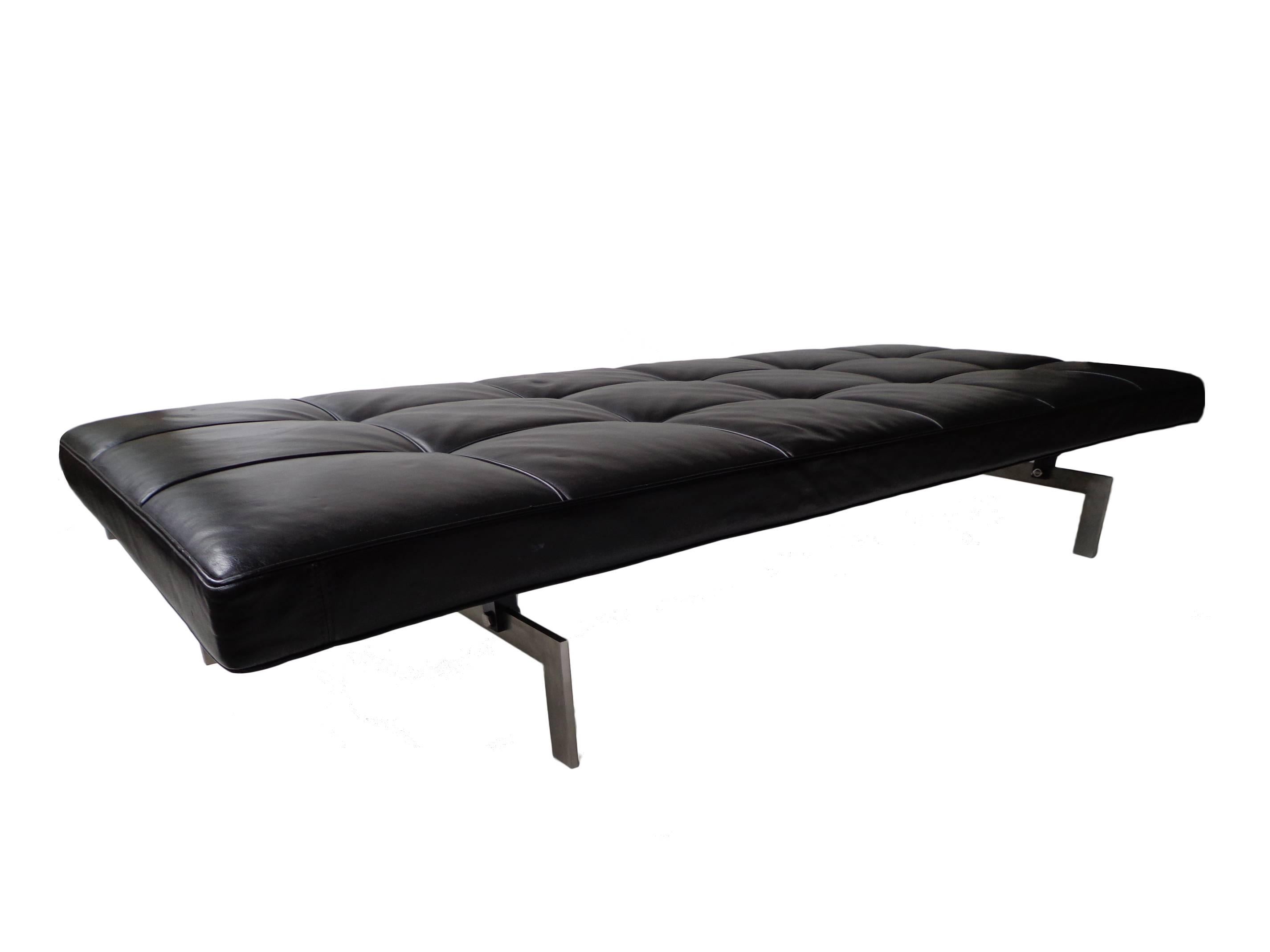 PK 80 Daybed by Poul Kjærholm in Black Leather by E. Kold Christensen ...