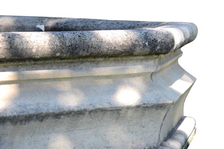 Louis XIV Style Limestone Octagonal Basin, 20th Century For Sale at 1stDibs