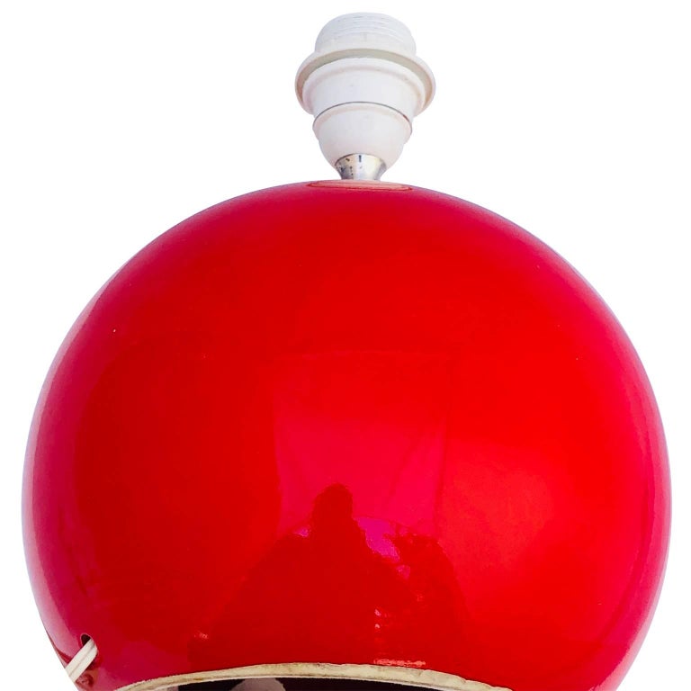 Small Red Ball-Like Vintage Italian Table Lamp For Sale at 1stDibs
