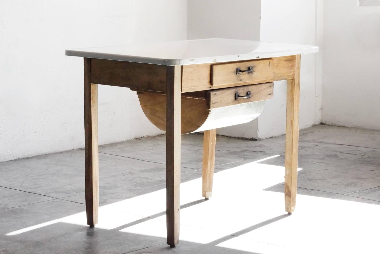 Primitive Possum Belly Baker's Table at 1stdibs