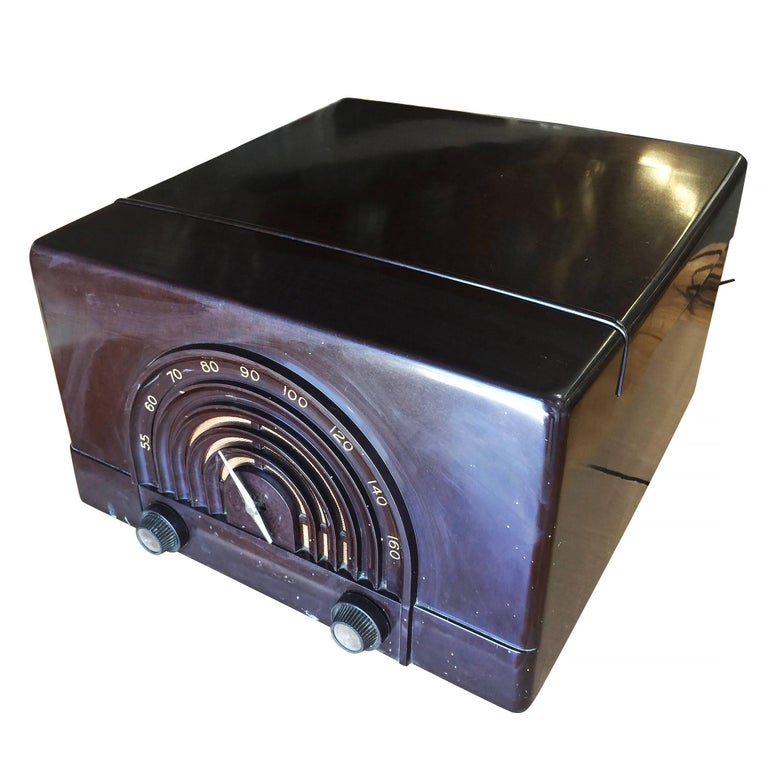 Silvertone Model 3040 Bakelite Am Radio and Record Player at 1stDibs